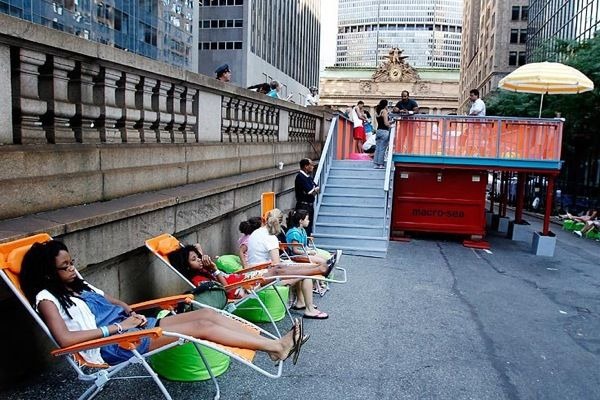 Garbage Dumpster Swimming Pools on the Streets of New York | Amusing Planet